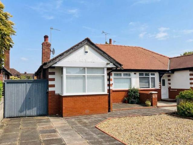 3 bedroom semi detached bungalow for sale