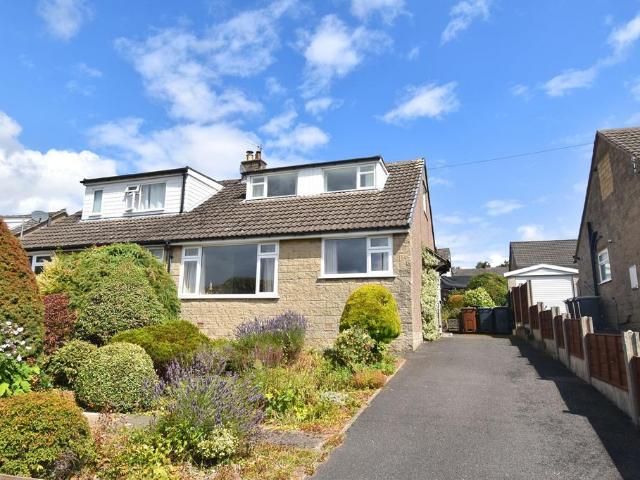 3 bedroom semi detached bungalow for sale