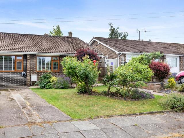 3 bedroom semi detached bungalow for sale