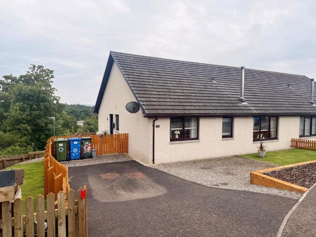 3 bedroom semi detached bungalow for sale