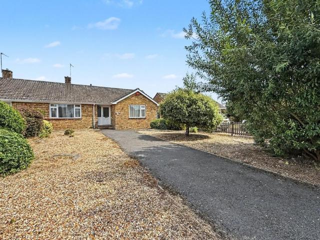 3 bedroom semi detached bungalow for sale