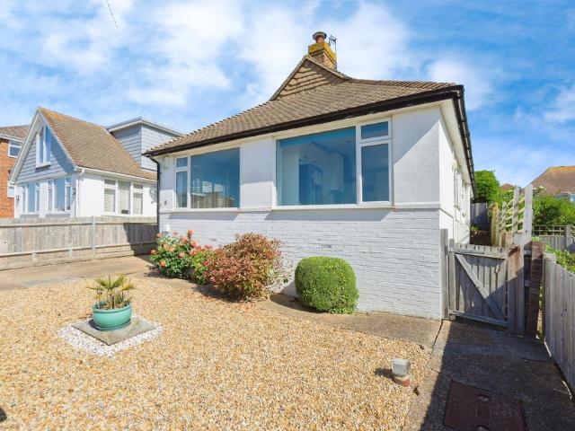 3 bedroom semi detached bungalow for sale