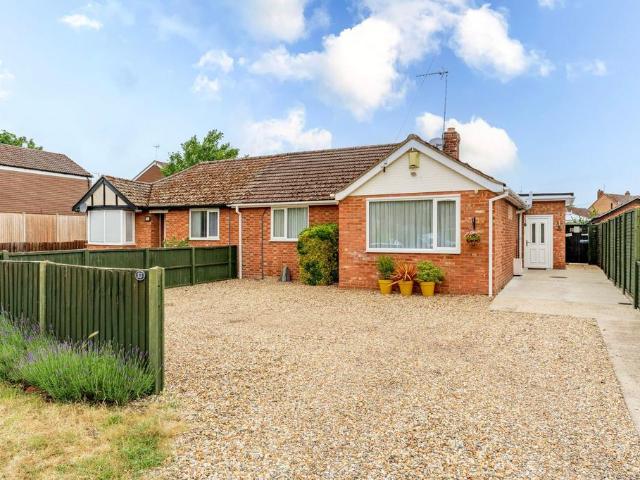 3 bedroom semi detached bungalow for sale