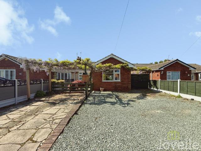 3 bedroom semi detached bungalow for sale
