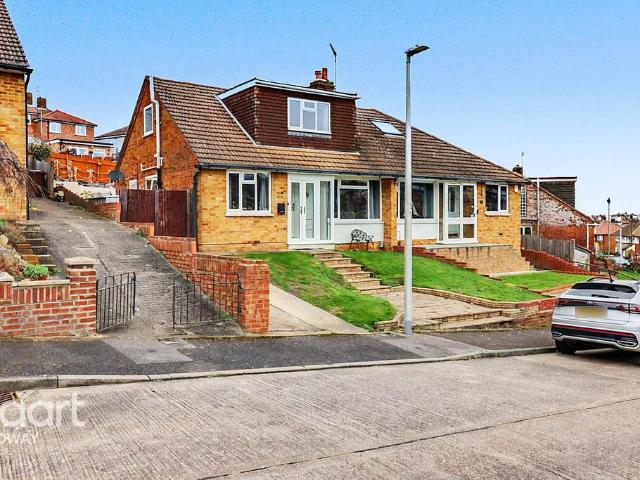 3 bedroom semi detached bungalow for sale