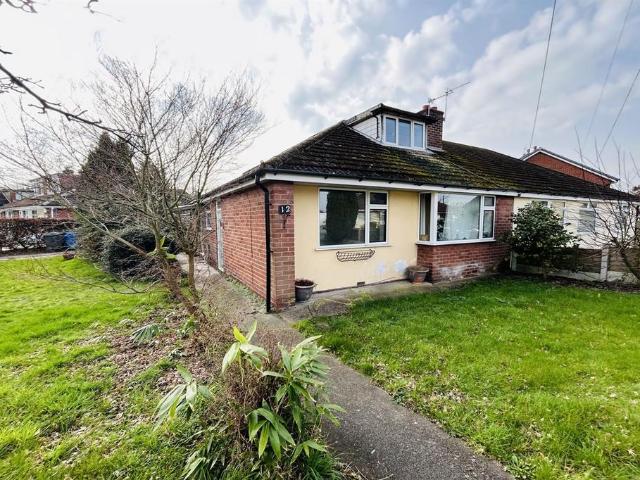 3 bedroom semi detached bungalow for sale