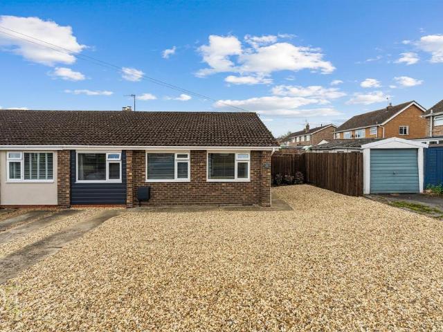 3 bedroom semi detached bungalow for sale