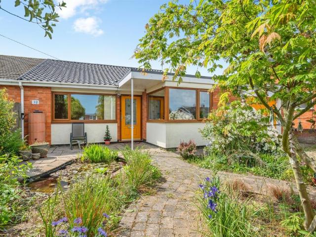 3 bedroom semi detached bungalow for sale