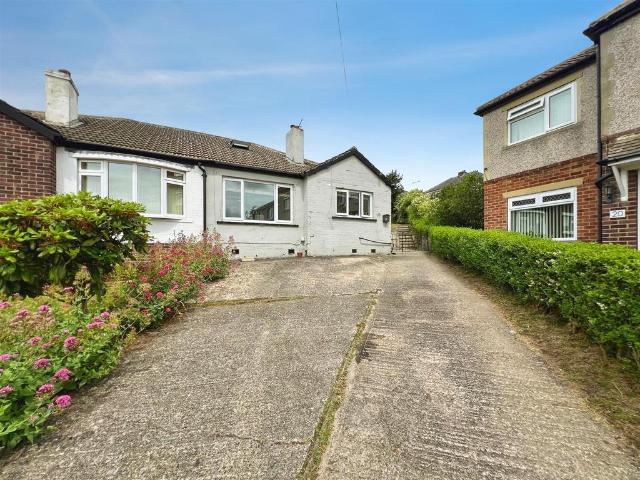 3 bedroom semi detached bungalow for sale