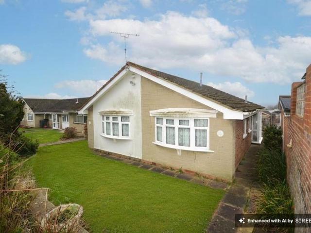 3 bedroom semi detached bungalow for sale