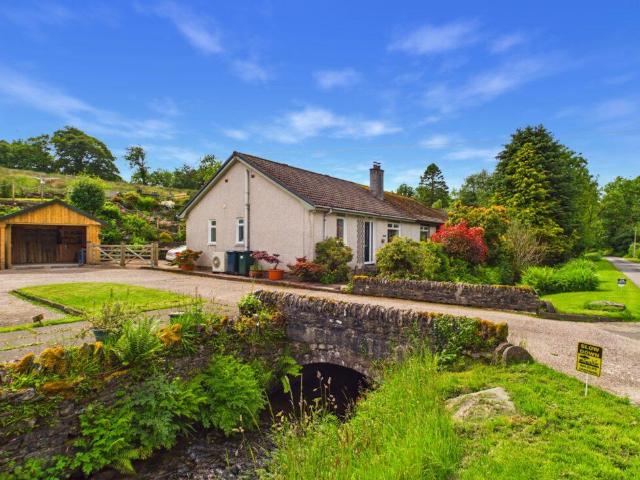 3 bedroom semi detached bungalow for sale