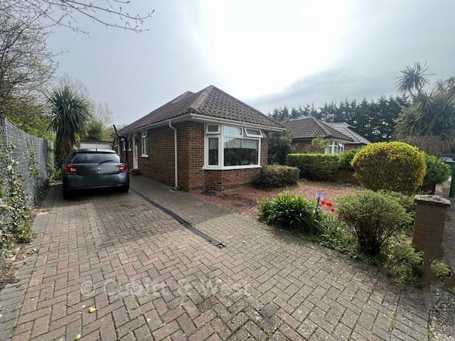 3 bedroom semi detached bungalow for sale