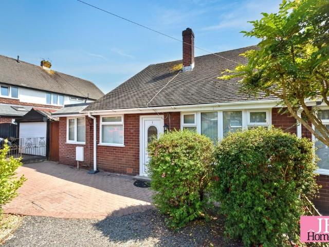 3 bedroom semi detached bungalow for sale