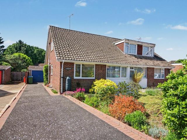 3 bedroom semi detached bungalow for sale