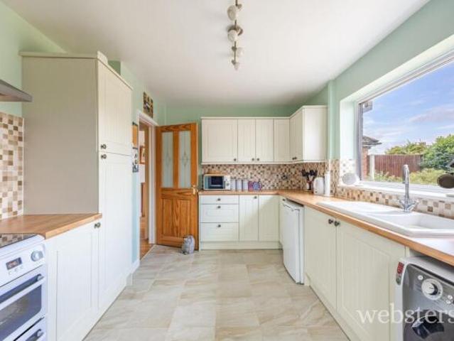 3 bedroom semi detached bungalow for sale in Wood View Road, Hellesdon, NR6