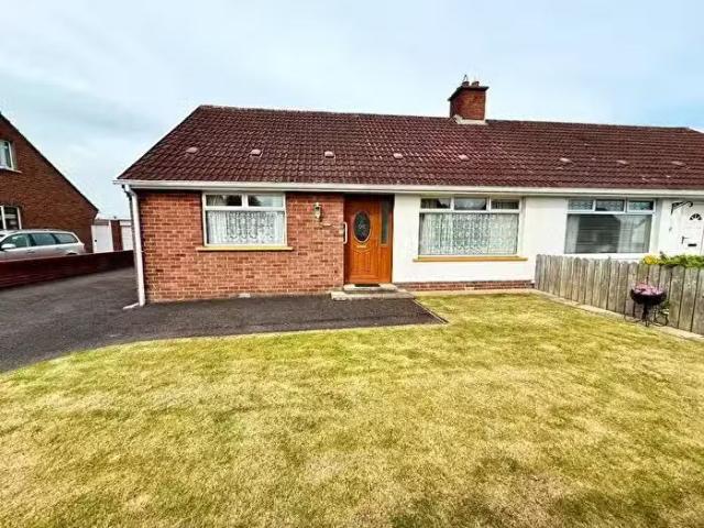 3 Bedroom Semi Detached Bungalow For Sale In Woodburn Park, De.