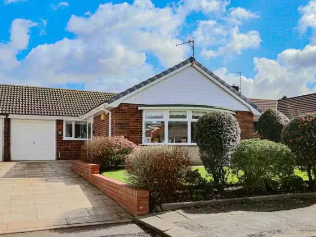3 bedroom semi detached bungalow for sale in Woodland Drive, C.