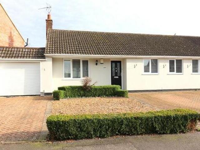 3 Bedroom Semi detached Bungalow For Sale In Barton Le Clay, Bedfordshire