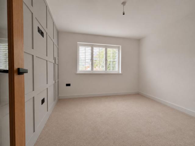 3 bedroom semi detached house for sale in Beechwood Close, Horsforth, LS18