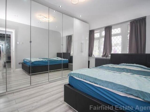 3 bedroom semi detached bungalow for sale in Compton Place, Carpenders Park, Watford, WD19