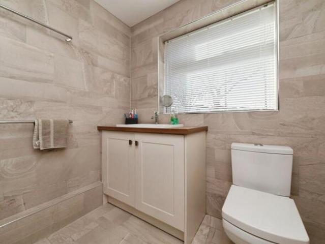 3 bedroom semi detached bungalow for sale in Eden Drive, Hull, HU8