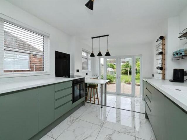 3 bedroom semi detached bungalow for sale in Ganstead Lane, Bilton, Hull, HU11