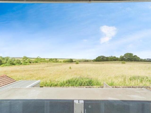 3 bedroom semi detached bungalow for sale in Glenmere Mount, Yeadon, Leeds, LS19