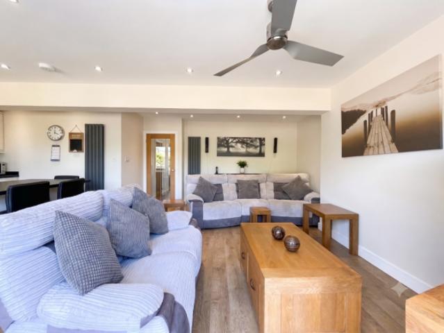 3 bedroom semi detached bungalow for sale in Green Lane, Luton, Bedfordshire, LU2 8AS, LU2