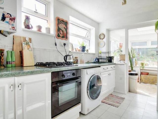 3 bedroom semi detached bungalow for sale in Hereford Lawns, Swindon, SN3