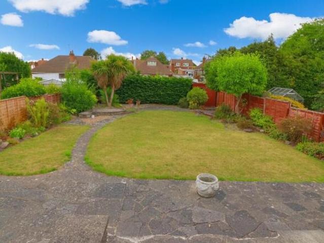 3 bedroom semi detached bungalow for sale in Homedale Drive, Luton, Bedfordshire, LU4 9TE, LU4