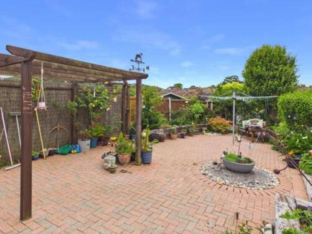 3 bedroom semi detached bungalow for sale in Kaybourne Crescent, Churchdown, Gloucester, GL3