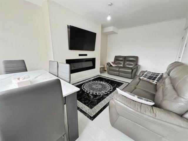 3 bedroom semi detached bungalow for sale in Kestrel Drive, Bradford, BD2 4HA, BD2