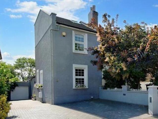 3 Bedroom Semi detached Bungalow For Sale In London
