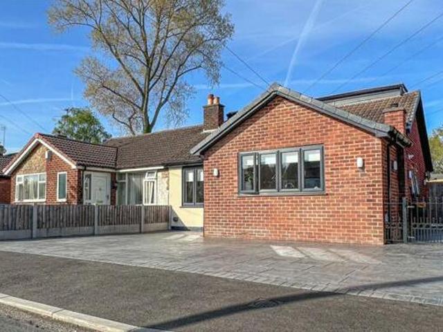 3 Bedroom Semi detached Bungalow For Sale In Manchester, Greater Manchester