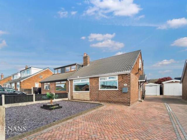 3 bedroom semi detached bungalow for sale in Melrose Road, Little Lever, Bolton, BL3