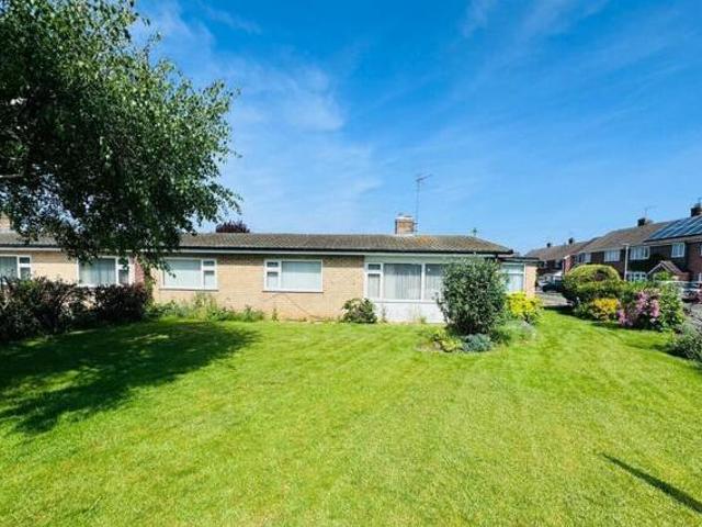 3 Bedroom Semi detached Bungalow For Sale In Radcliffe on trent
