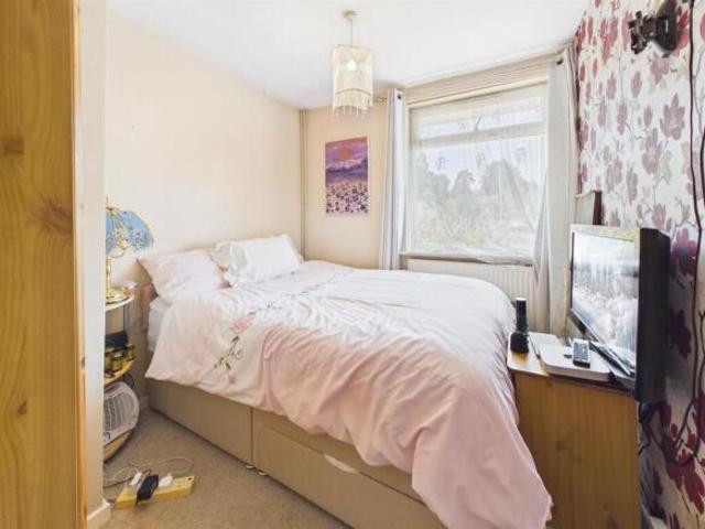 3 bedroom semi detached bungalow for sale in Stoneham Close, Tilehurst, Reading, RG30