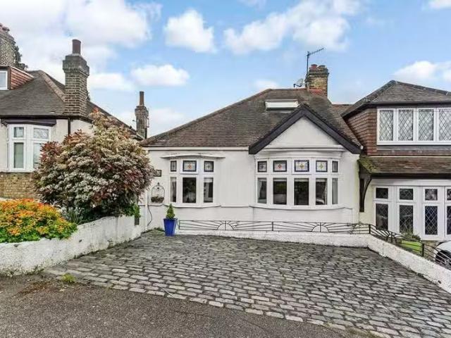 3 bedroom semi detached bungalow for sale in Sunset Avenue, No.