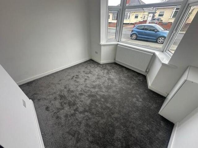 3 bedroom semi detached bungalow for rent in Ward Grove, Lanesfield, Wolverhampton, WV4