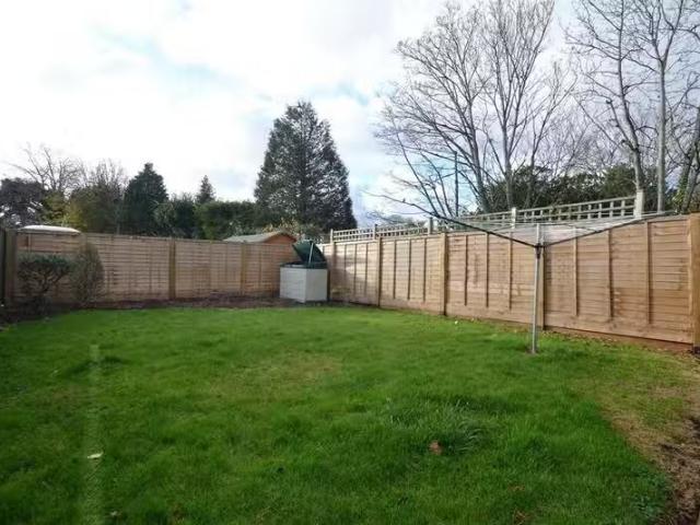 3 bedroom semi detached bungalow for rent in Westbourne, Bourn.