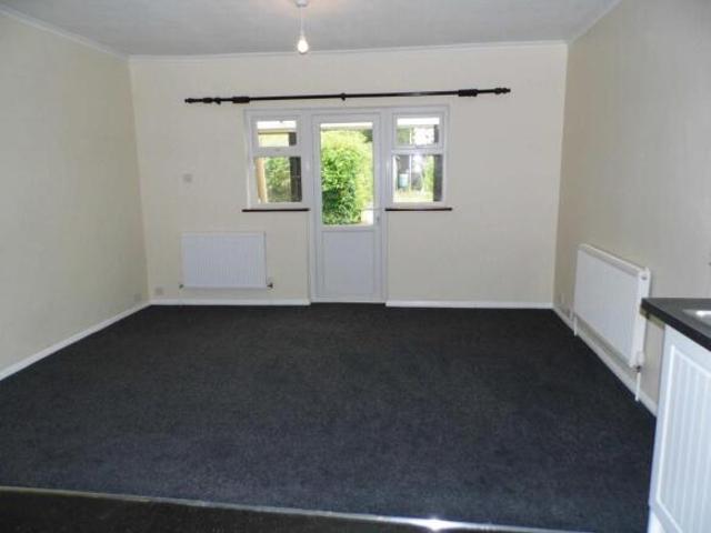 3 bedroom semi detached bungalow for rent in Betterton Road, Rainham, Essex, RM13