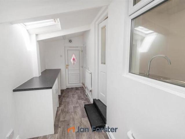 3 bedroom semi detached bungalow for rent in Broomfield Avenue, Newcastle Upon Tyne, NE6