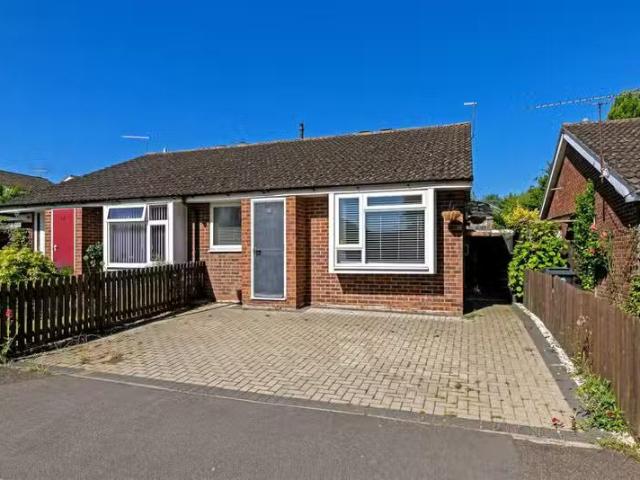 3 bedroom semi detached bungalow for rent in Cheriton Close, S.