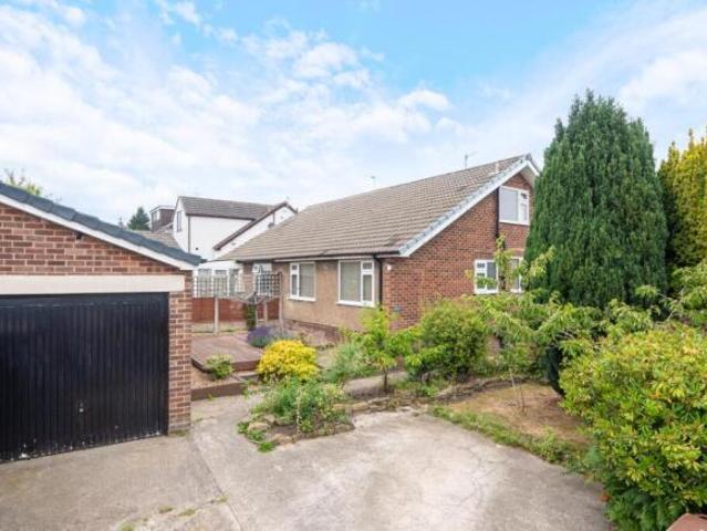 3 bedroom semi detached bungalow for rent in Meadow Park Crescent, Stanningley, Pudsey, LS28