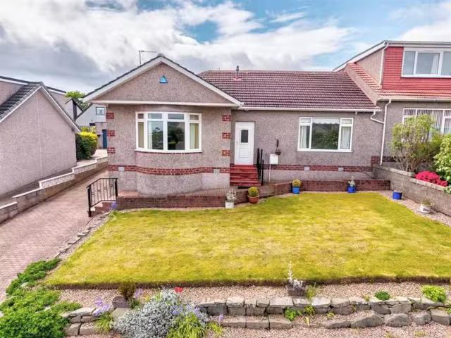 3 bedroom semi detached bungalow for rent in Ritchie Avenue, M.