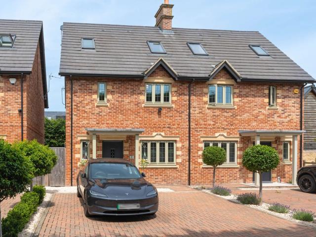 3 bedroom Semi detached for rent in Birch Close Kingston Bagpuize, Kingston Bagpuize, Abingdon, Oxfordshire, OX13