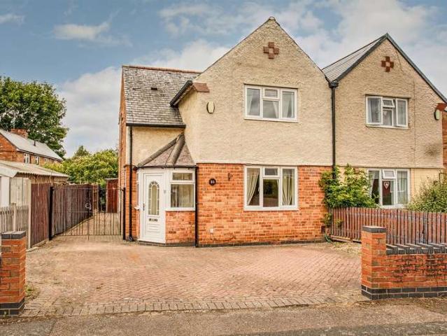 3 Bedroom Semi Detached House