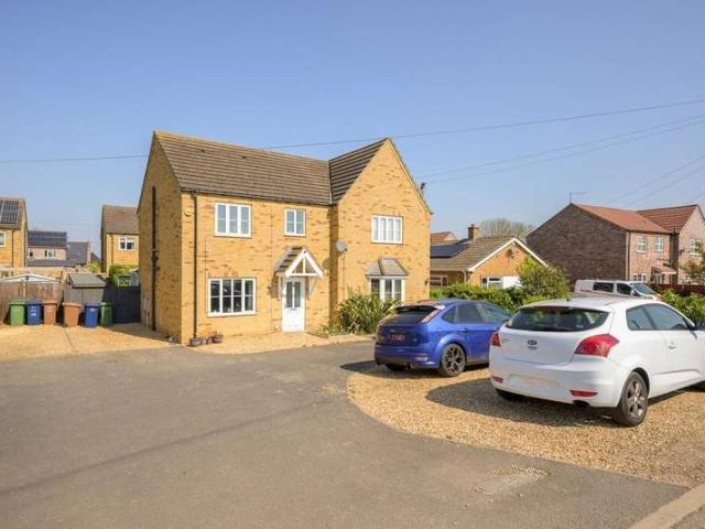 3 Bedroom Semi Detached House