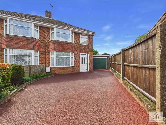 3 Bedroom Semi Detached House