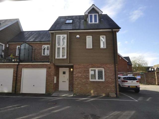 3 Bedroom Semi Detached House